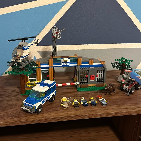 Lego | Toys | Lego City Forrest Police Station 444 | Poshmark